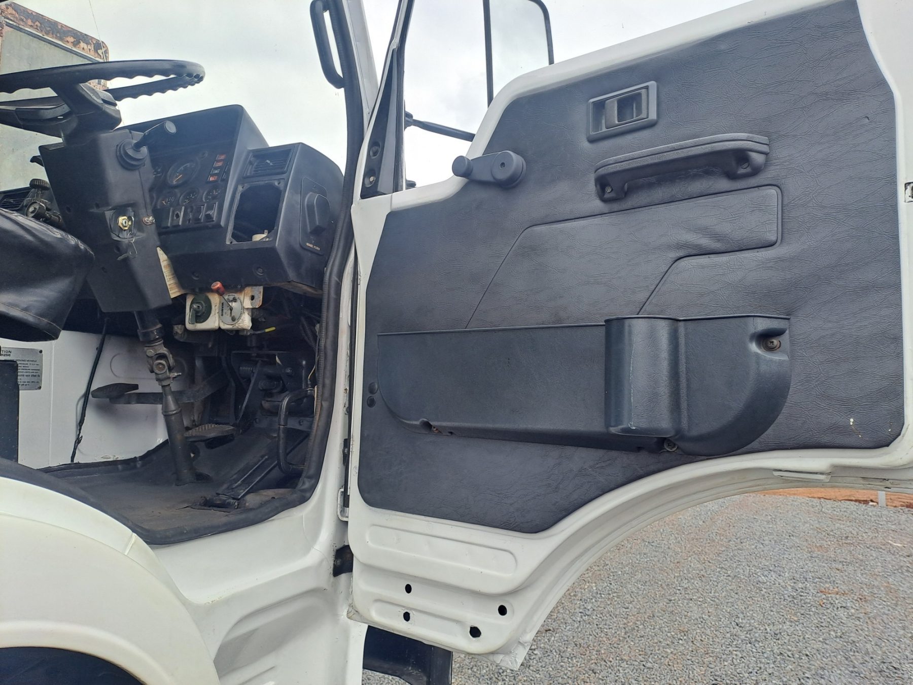 2013 Tata 715 4x4 dropside, 6 700 kms - D & O Sales